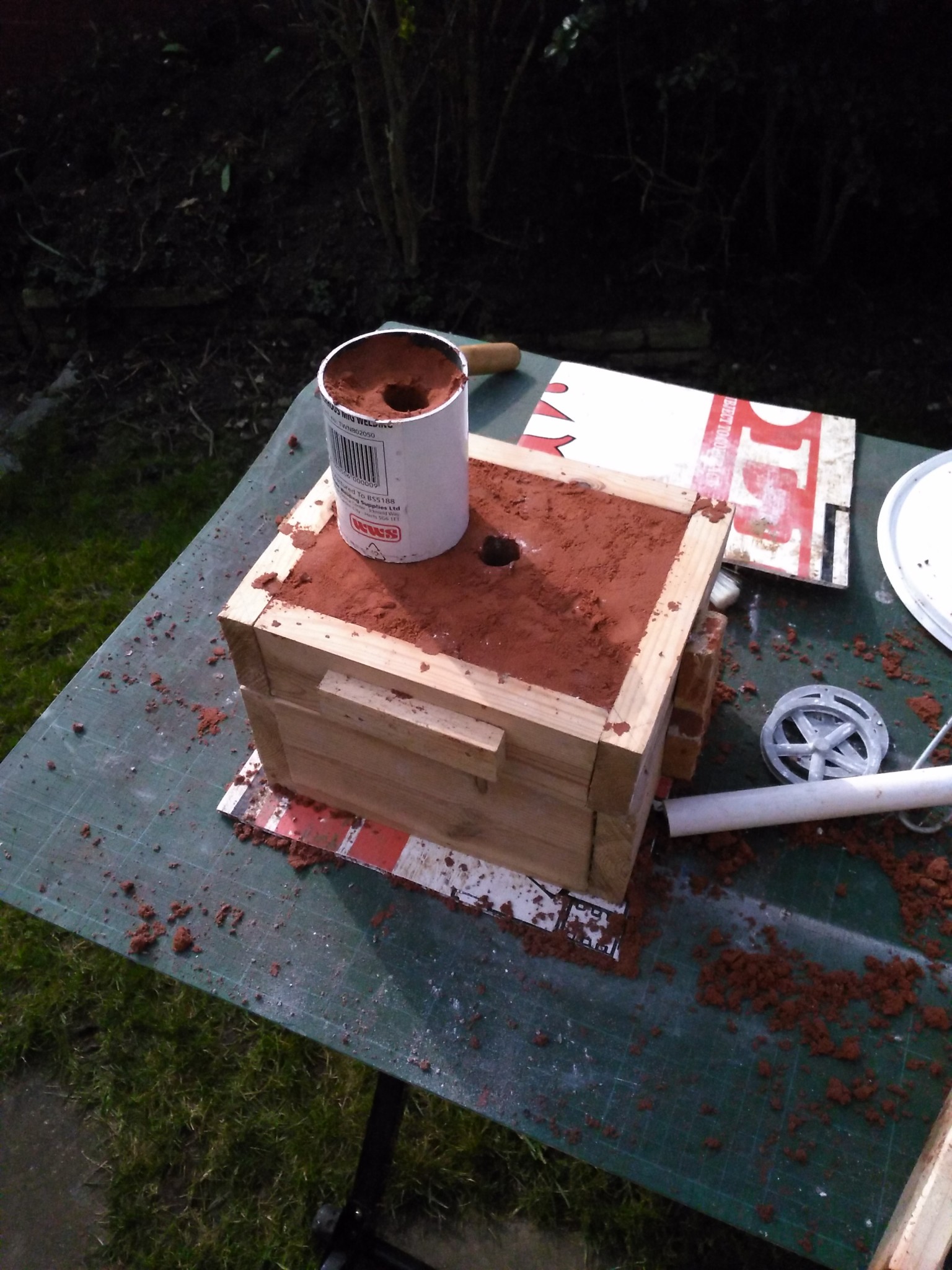 Casting a flywheel - Patterns in the sand - Workshopshed