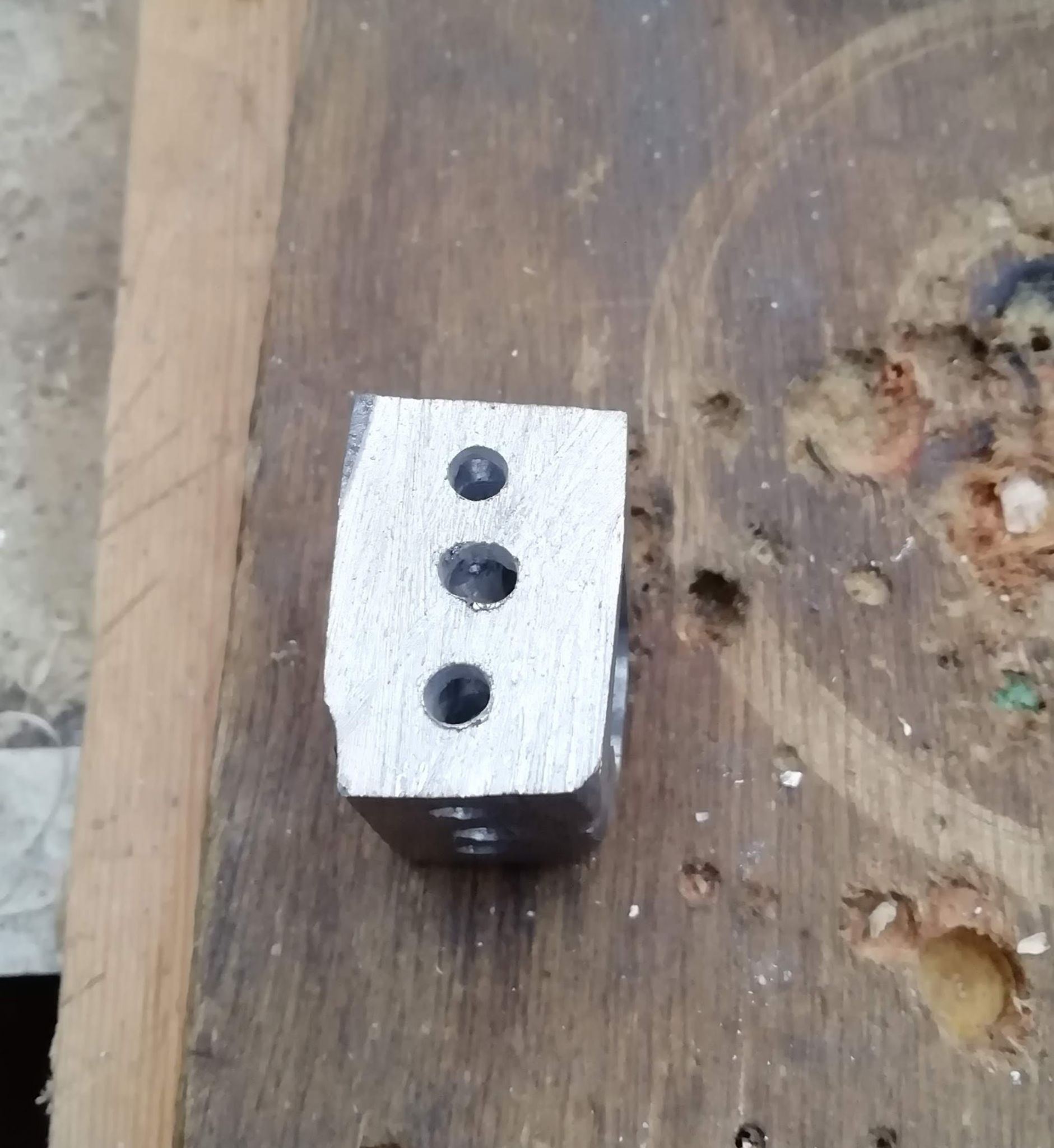 Cross vice riser block - Workshopshed