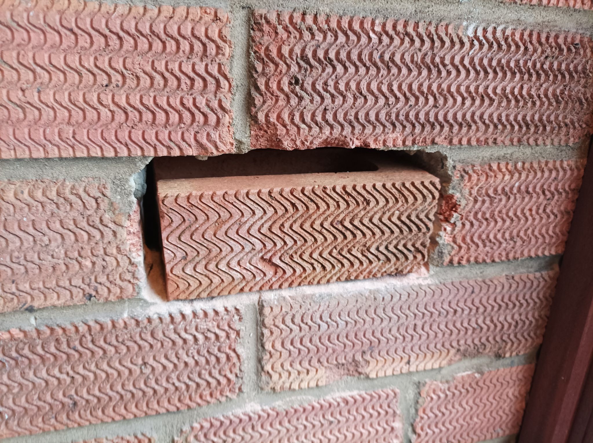 Another brick in the wall - Workshopshed