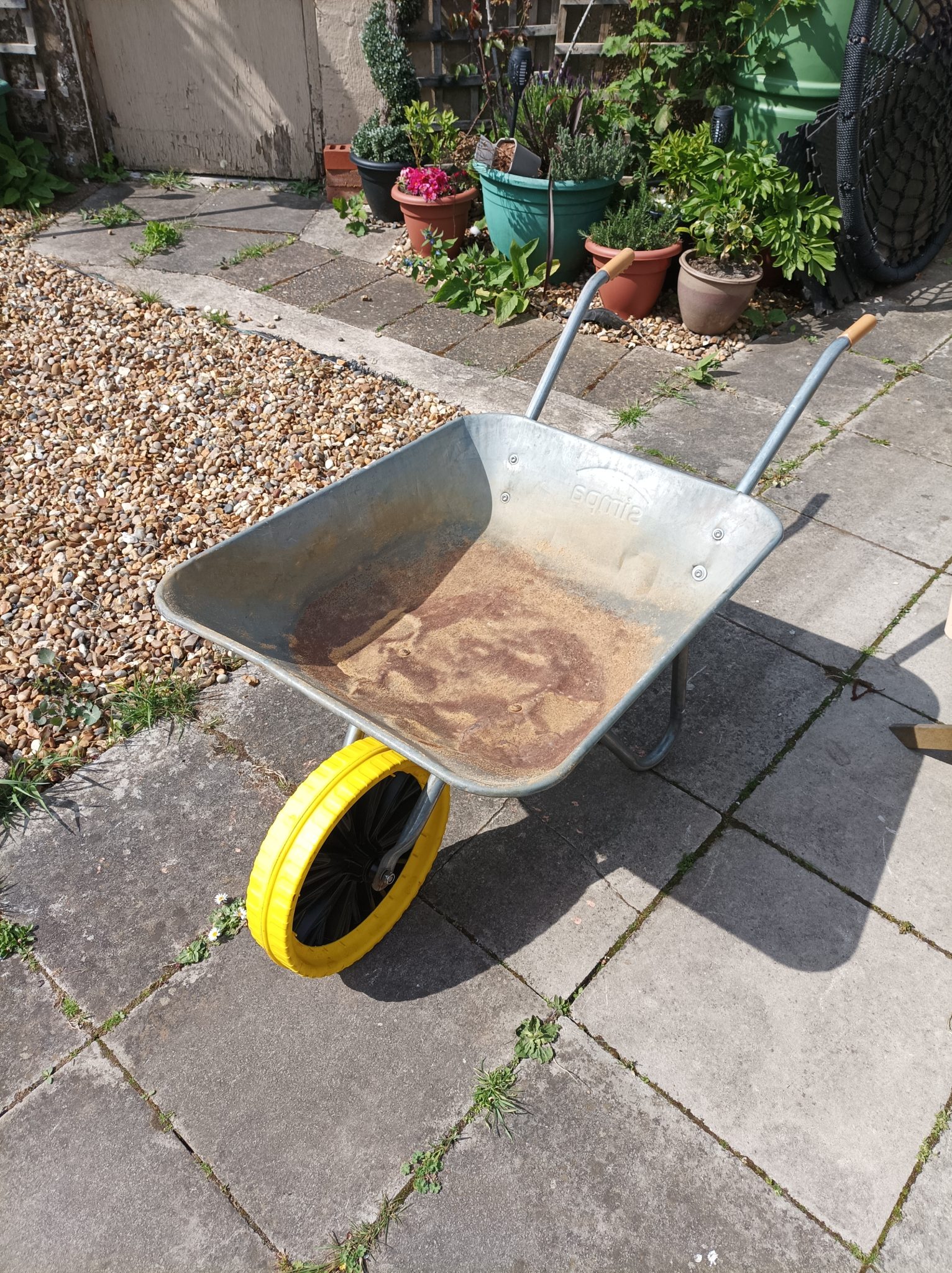 Wheelbarrow repair - Workshopshed